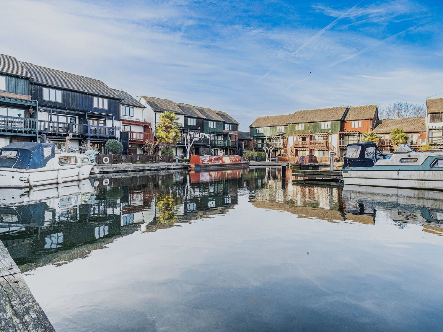 Willowtree Marina - Marina in London
